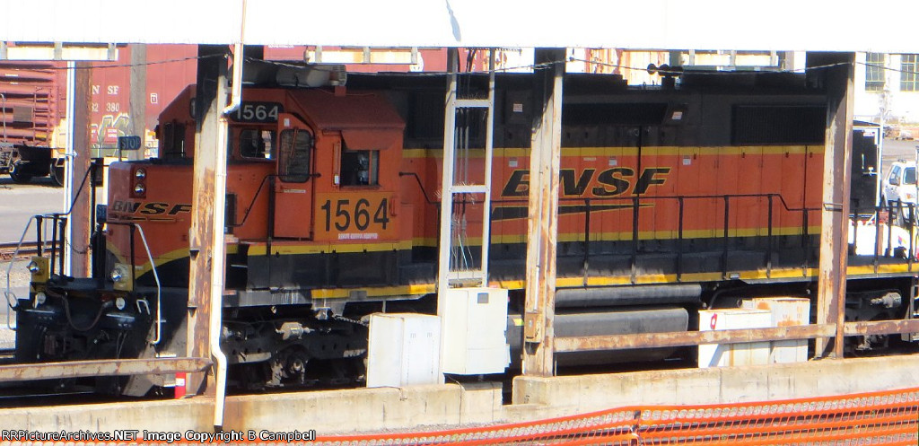 BNSF 1564